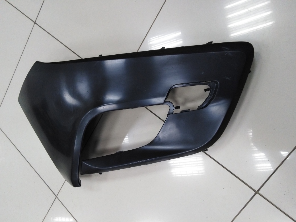 8450031006 Накладка бампера переднего правая 8450031006 Lada Vesta SW ...